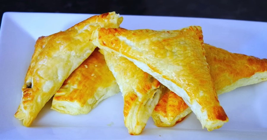 Chinese Pastries: Sweet and Savory Decadent Delights